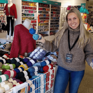 Garn, opskrifter og tilbehør fra Hobbii.dk - Leveret med kærlighed